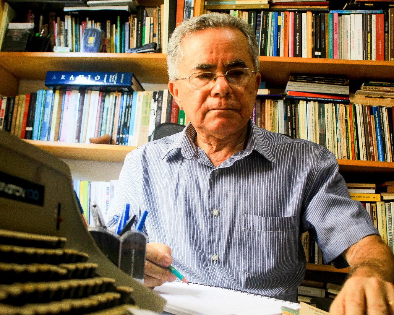 Escritor José Nunes lança seu novo livro de poemas intitulado "A Musa ...