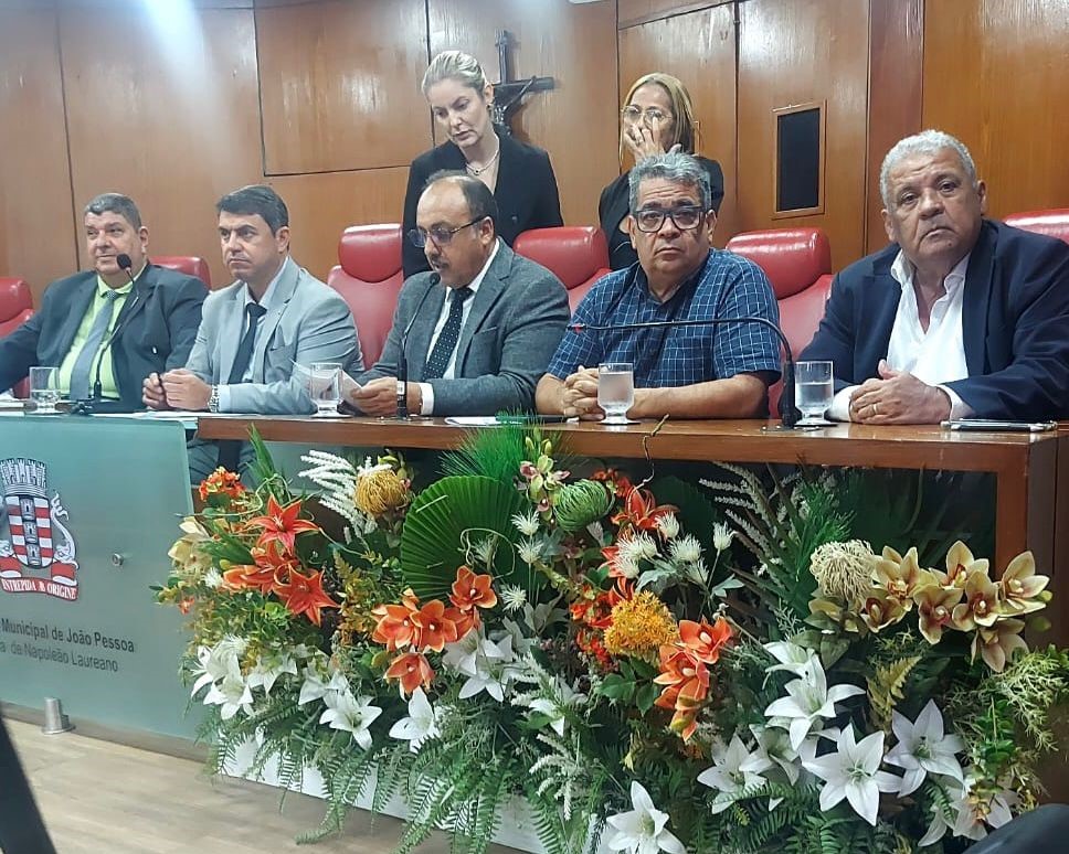 Ex-vereadores Tavinho Santos e Renato Martins resgatam comenda "Talento ...